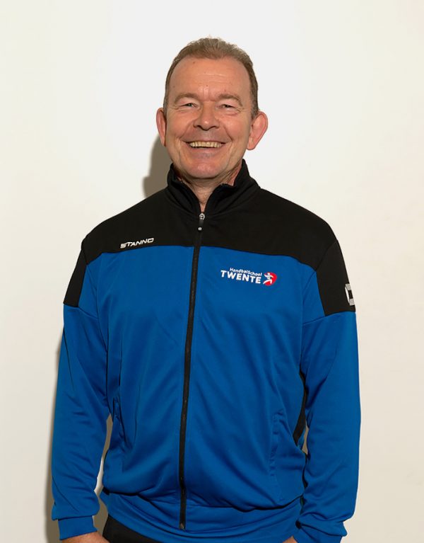 Handbalschool Twente – Bij HST trainen talenten onder deskundige ...
